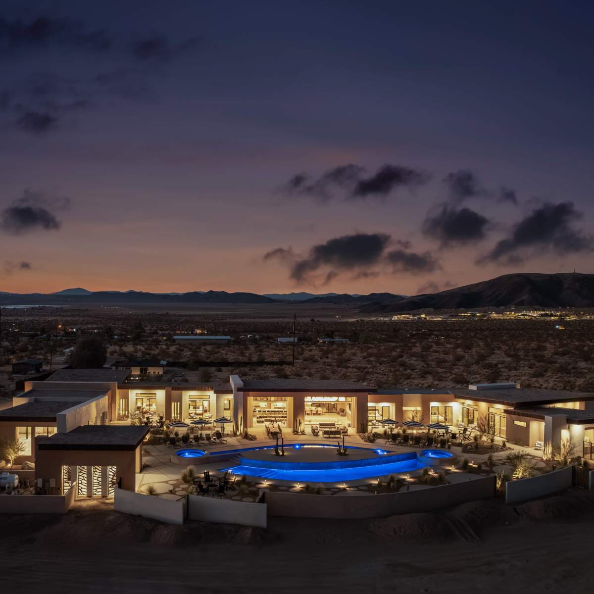 Peak by Fieldtrip | 8 BR Modern Oasis | 2 Pools, Joshua Tree, CA ...