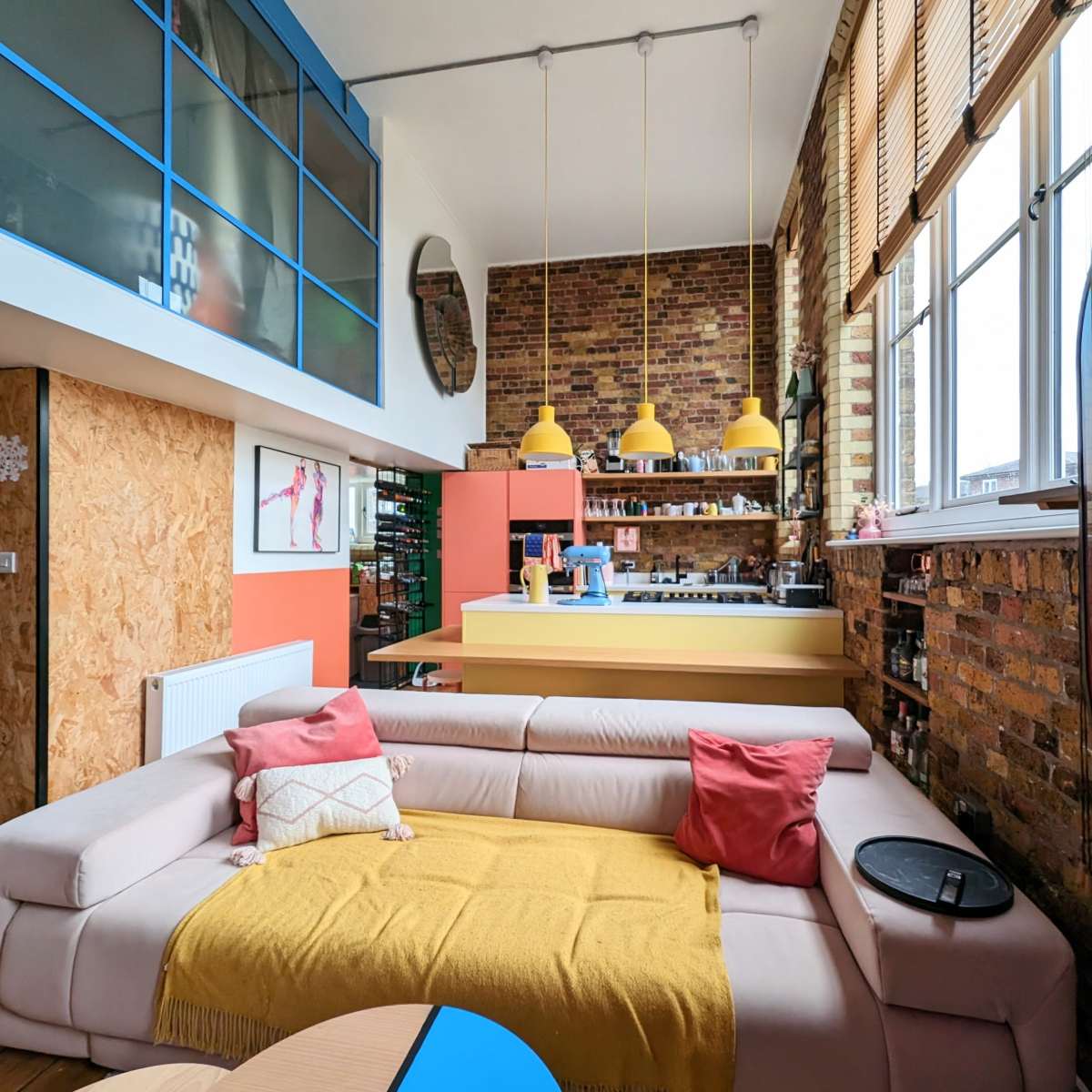 Colourful & Artsy Loft in Converted Victorian School, London ...