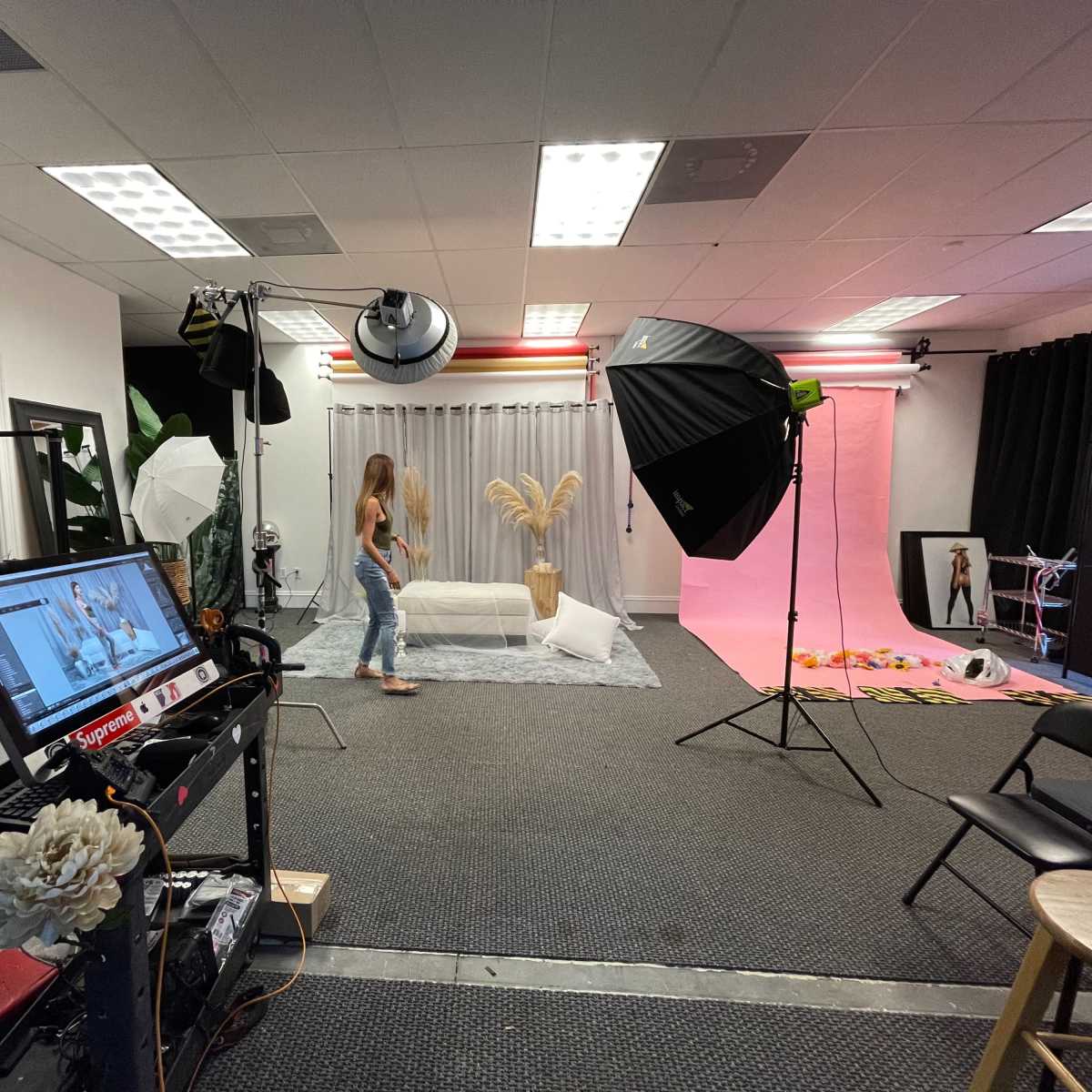 YISM Studios - Yes I Shoot Models | Spacious Studio Space, Tampa, FL | Event | Peerspace