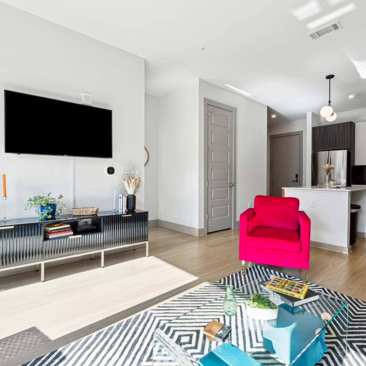 West Midtown Creative and Colorful Apartment, Atlanta, GA | Production ...