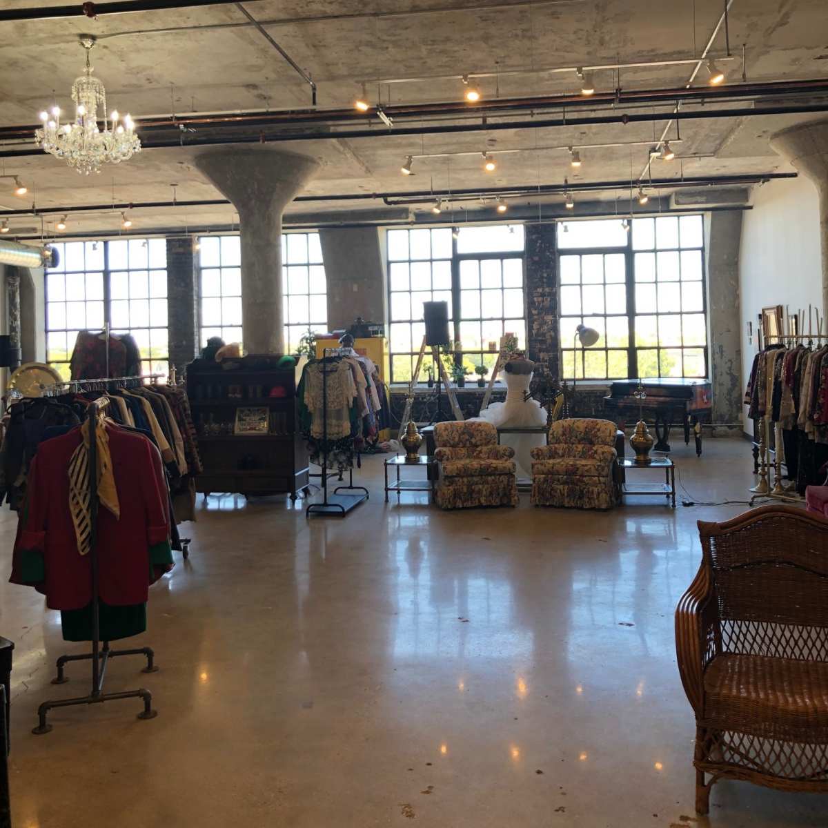 Beautiful + Spacious Loft w/Panoramic Skyline Views, Chicago, IL ...