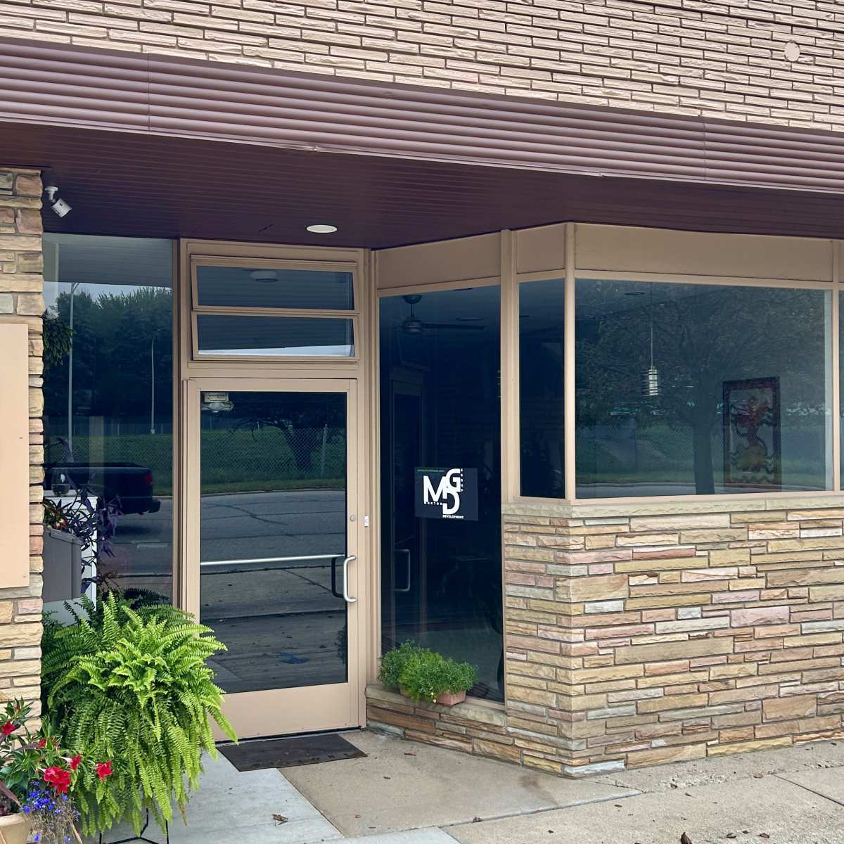 Contemporary Event Space with lots of parking space near major expressways, Harper Woods, MI ...