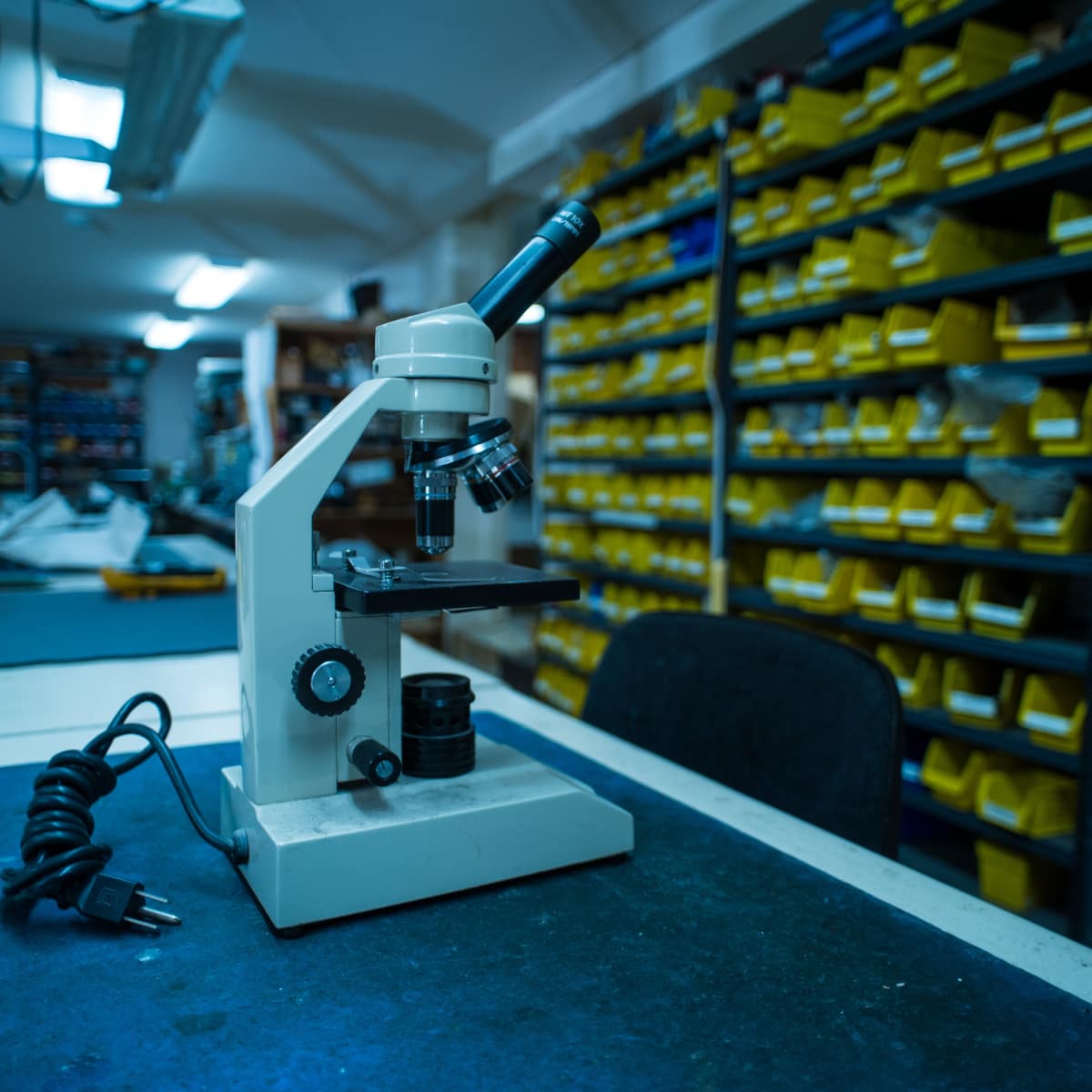 Ageing Retro 1980s Electronics Laboratory:, Alhambra, CA | Production ...