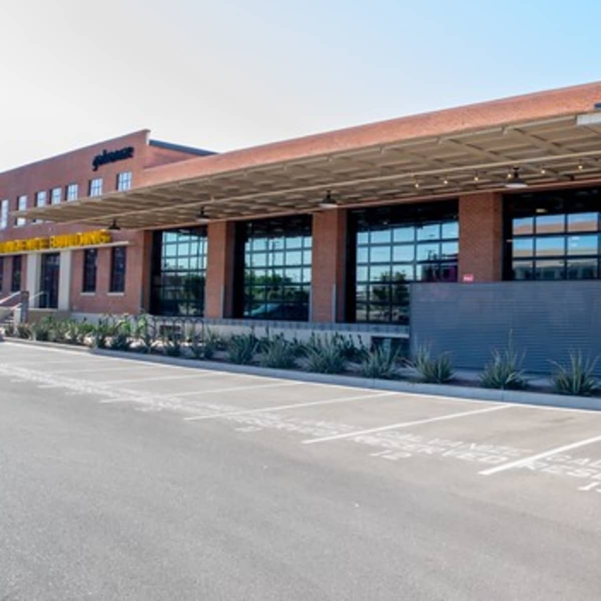 Large, Quiet and Modern Conference and Meeting Room For 7, Phoenix, AZ ...