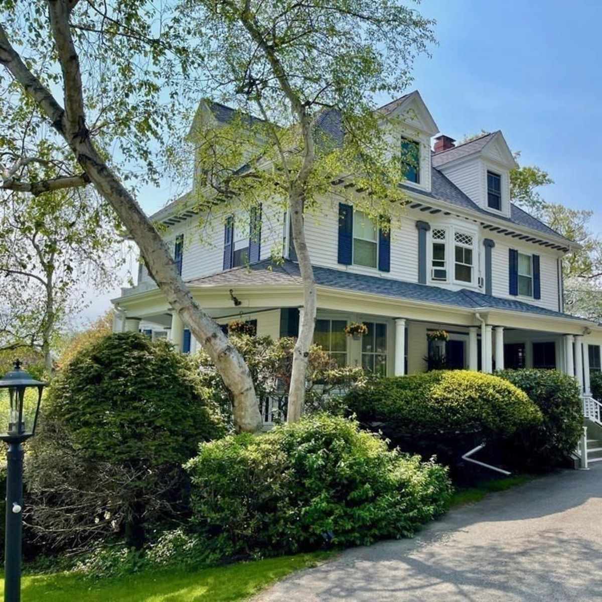Big and Charming Beach-Area Victorian with spa, hottub and deck ...