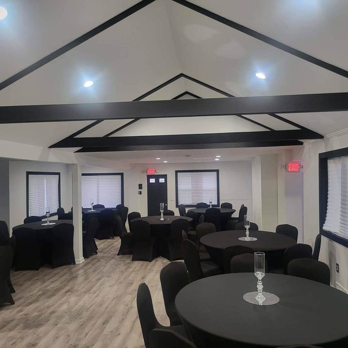 Exclusive Modern Event Space: Intimate Gatherings with Full Amenities ...