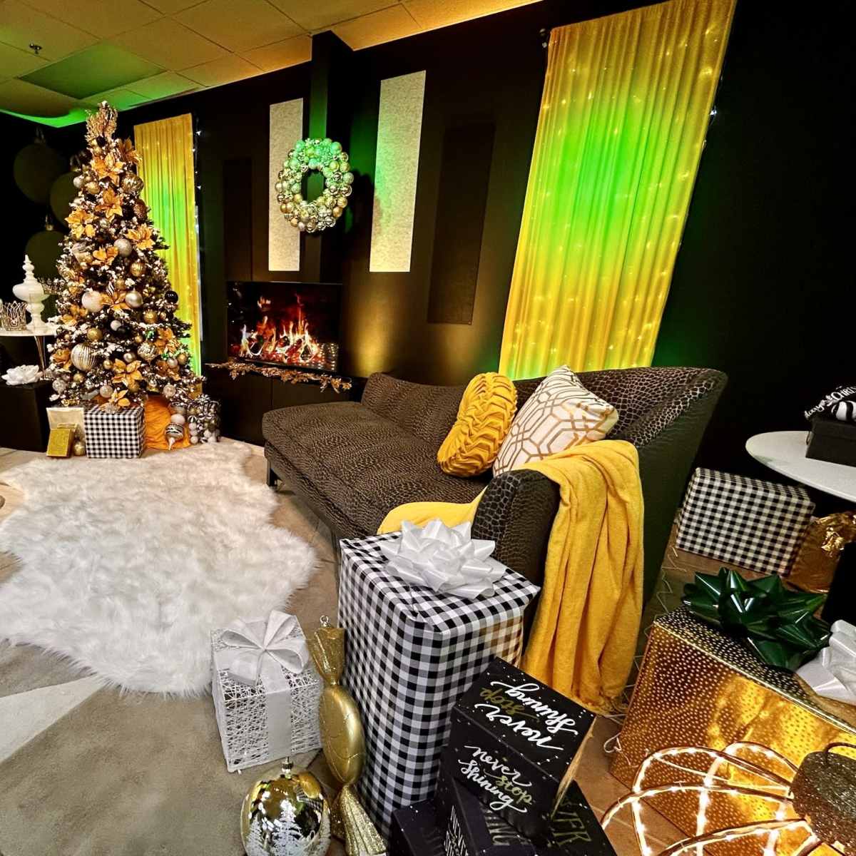 3 Cozy-Chic Holiday Sets Perfect for Christmas and Holiday Photo Shoots ...