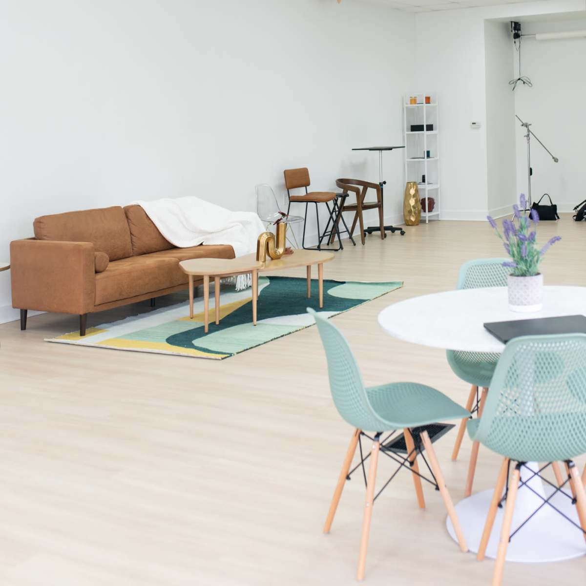 Bright & Modern Studio in Shaker Square – Perfect for Photoshoots, Events & Meetings, Cleveland ...