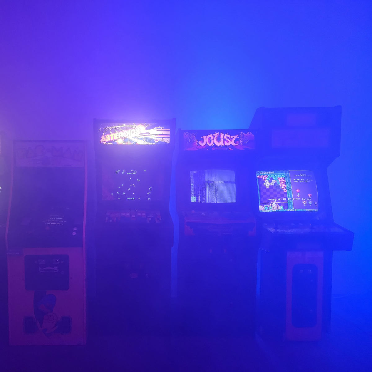 Vintage Arcade & Rooftop with Skyline Views, Los Angeles,, CA ...