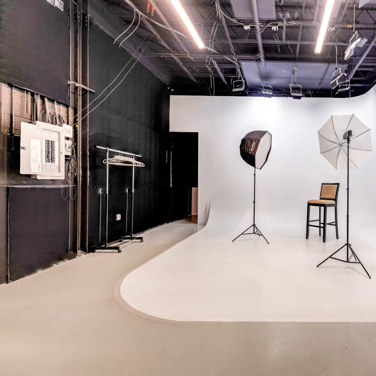 Modern Photo and Video Studio with Cyclorama Wall (Cyc Wall Currently ...
