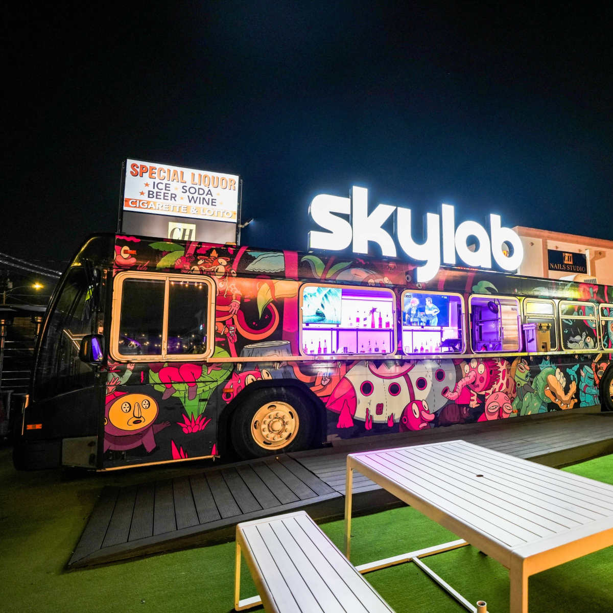 Outdoor Patio Bar with Basketball Court, TVs, Arcade, and more, Houston ...