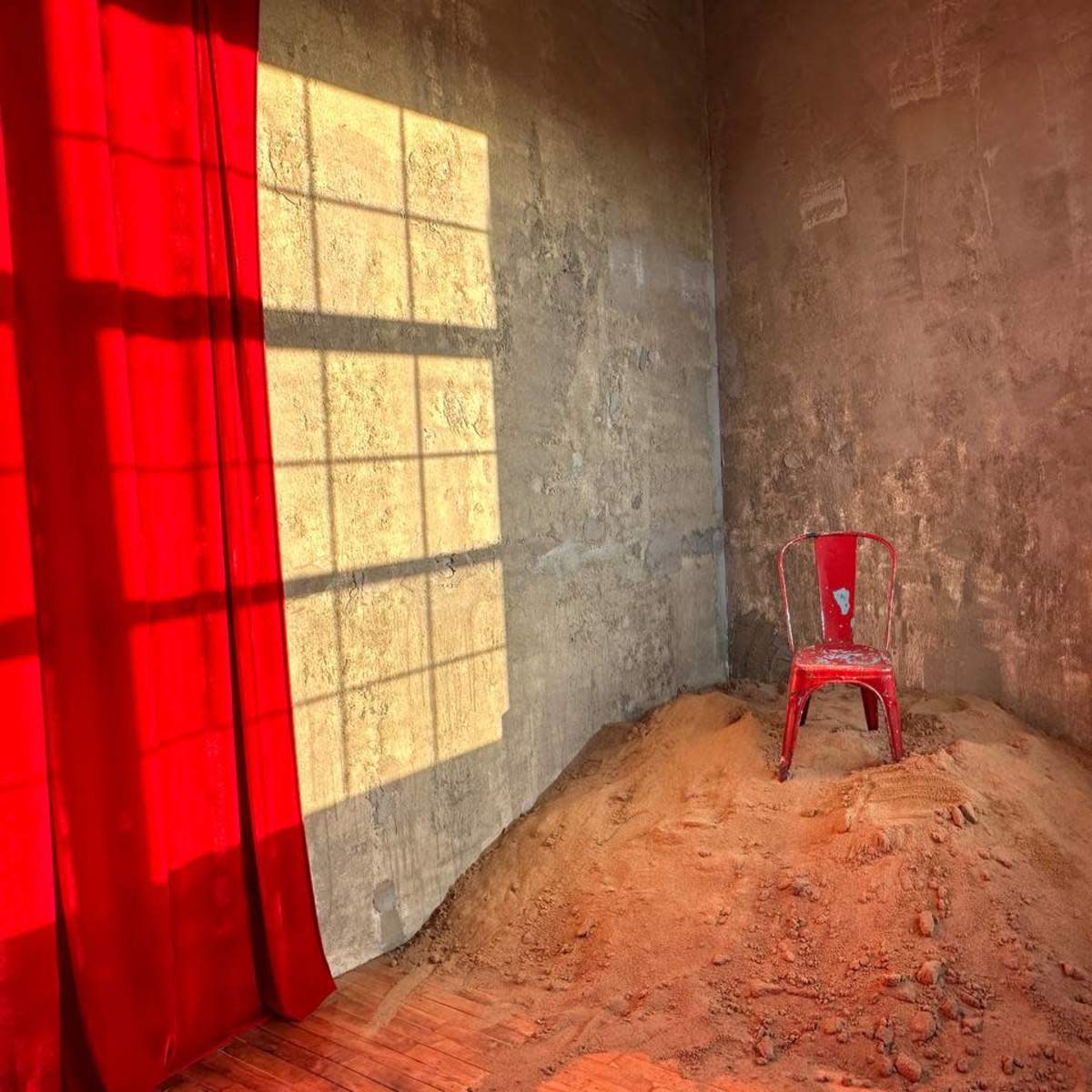 Sunny Photo Studio with Sand, Brooklyn, NY | Production | Peerspace