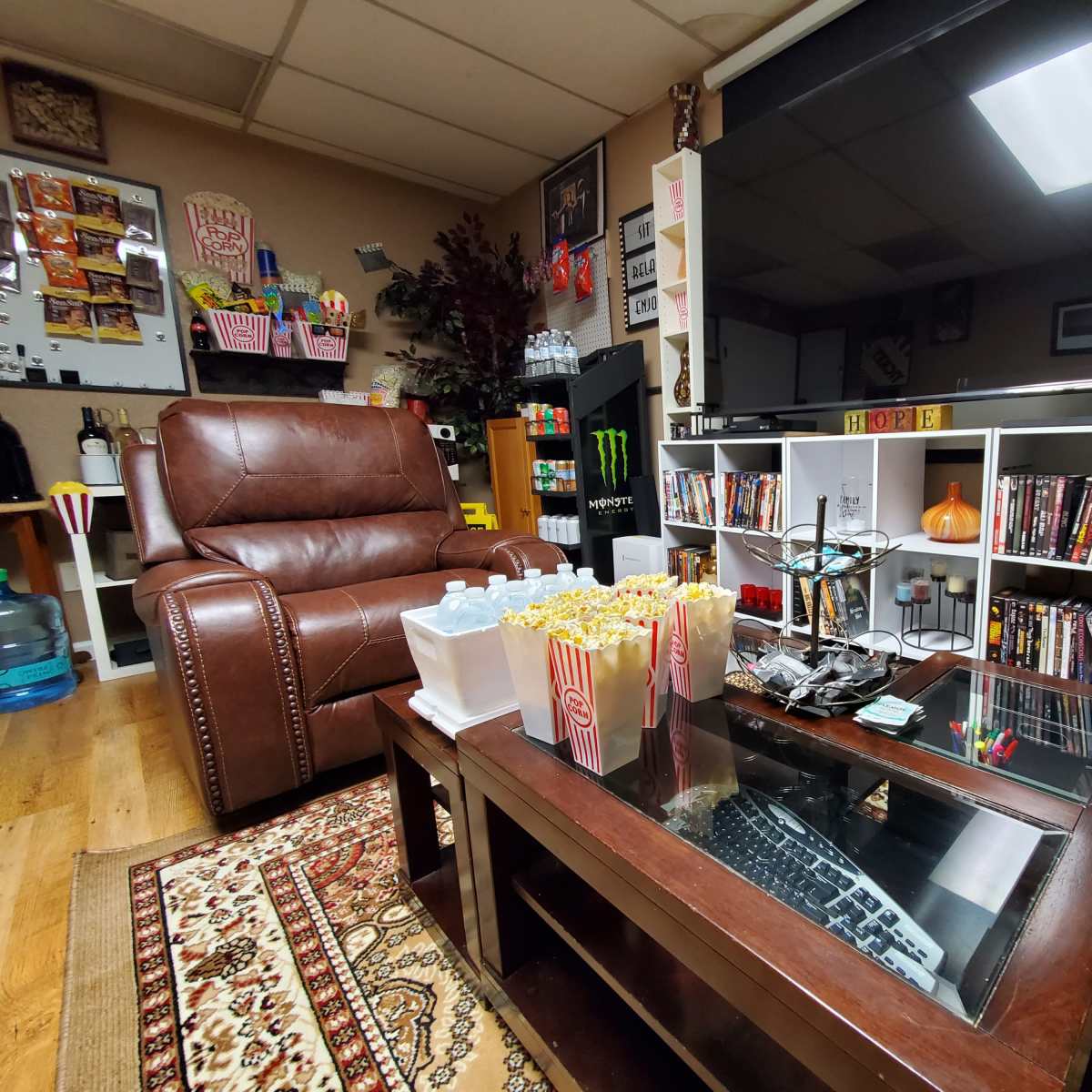 Cozy Arden Conference/Screening Room, Sacramento, CA | Off-Site | Peerspace