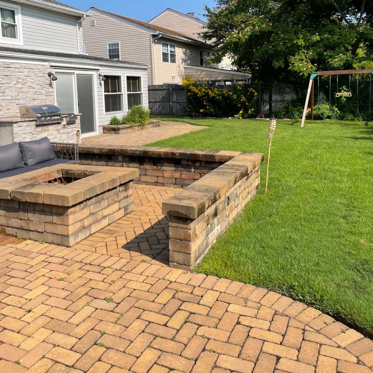 Beautiful Suburban Oasis Perfect for Getaways, Barbecues, Birthday ...