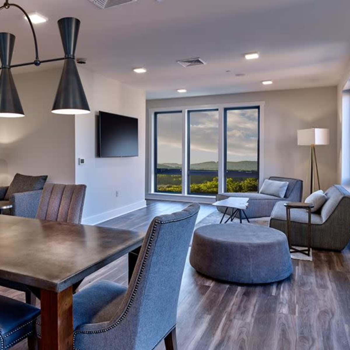 Chic & Cozy Downtown Apartment!, Allentown, PA | Production | Peerspace