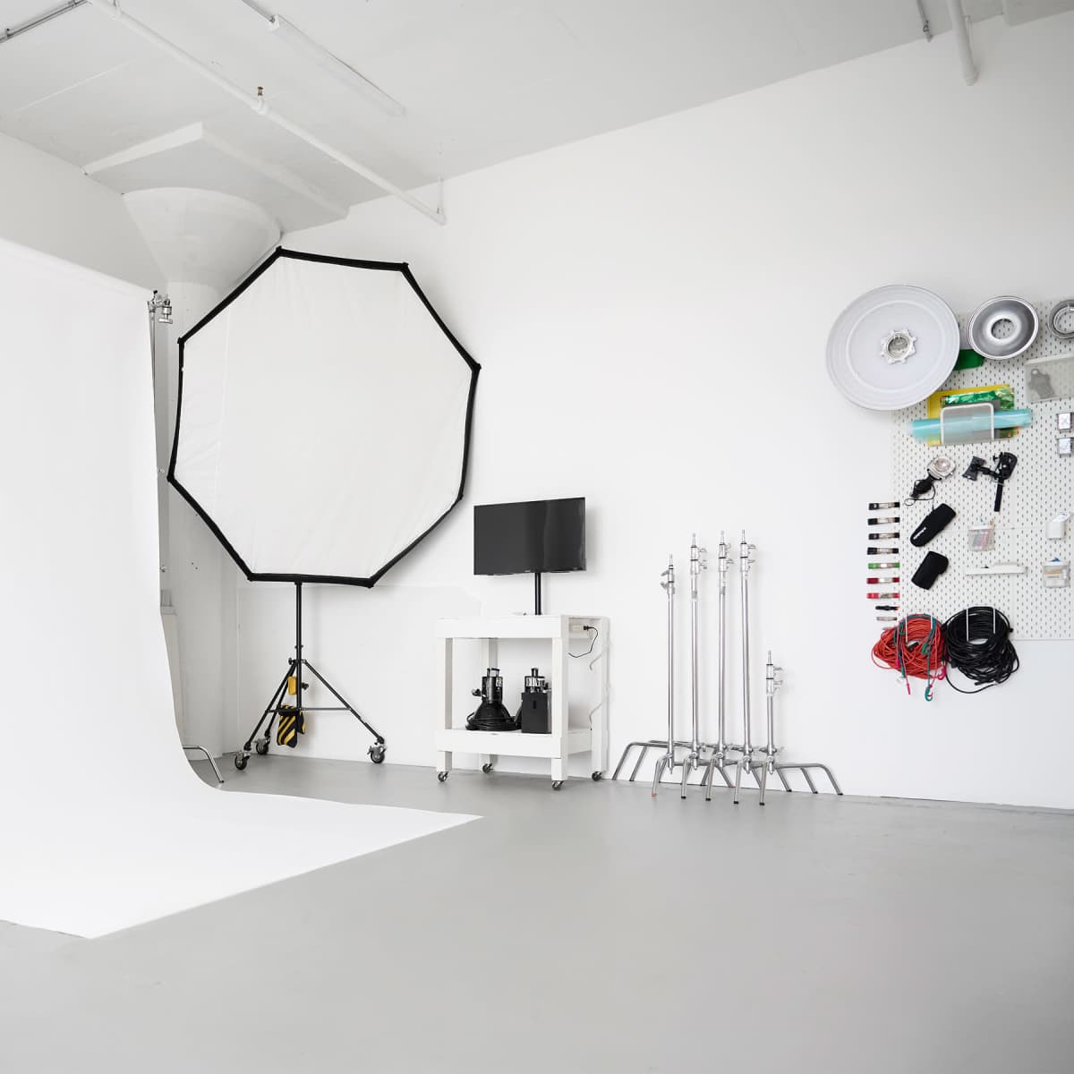 Natural Light Photo Studio Loft in Pilsen, Chicago, IL | Production ...