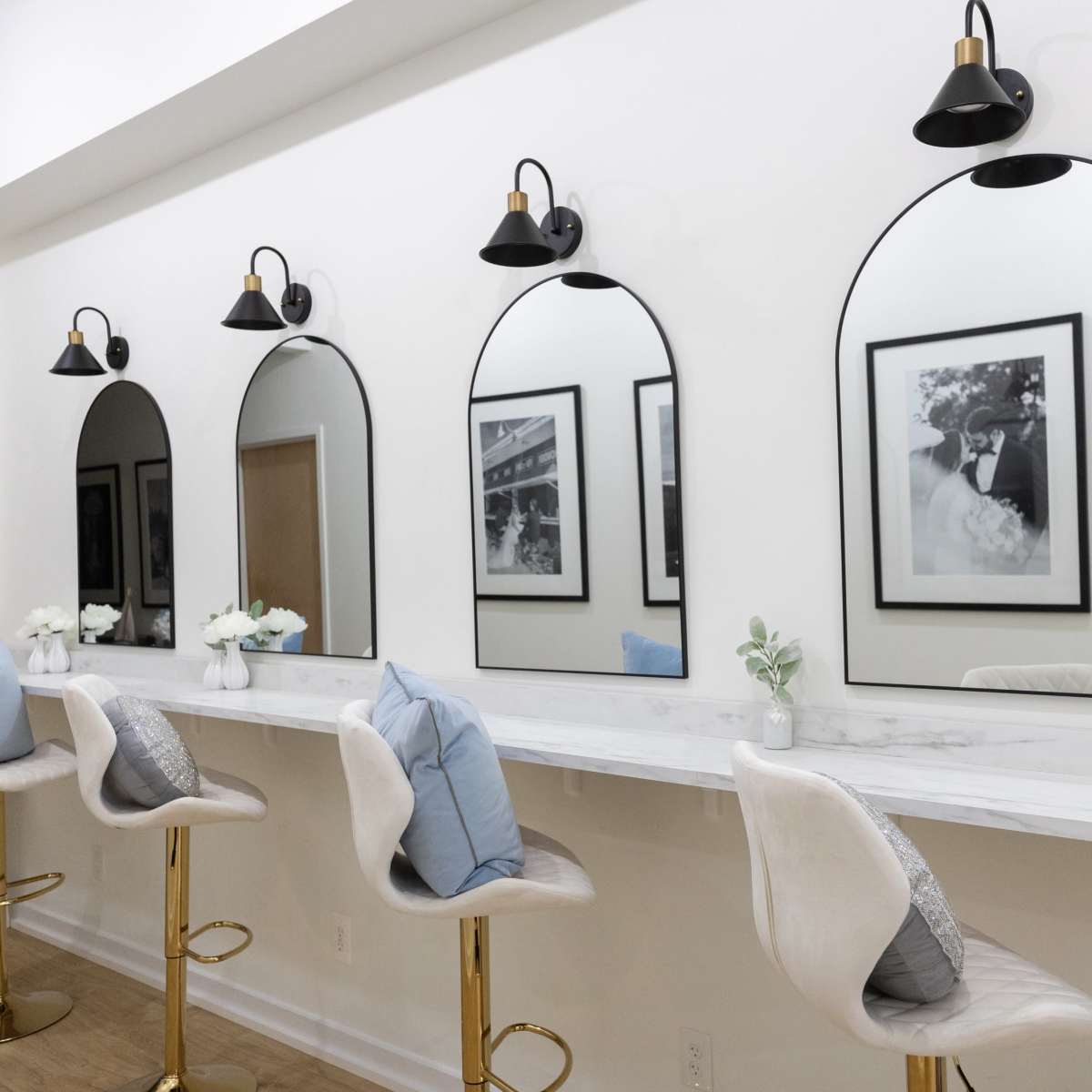 Harbor View Photo Studio with Exposed Ceilings and Blank Canvas Walls ...