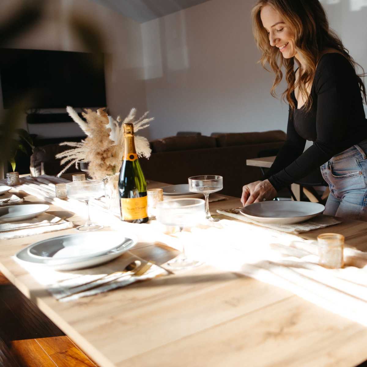 Comfortable Ruston Event Space, Ruston, WA | Event | Peerspace