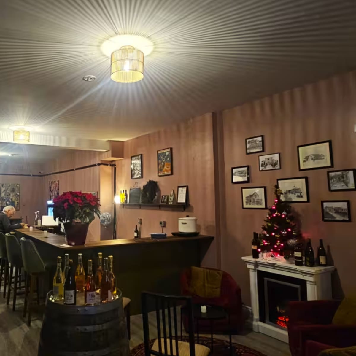 Cosy neighbourhood wine bar in the East End, Toronto | Event | Peerspace