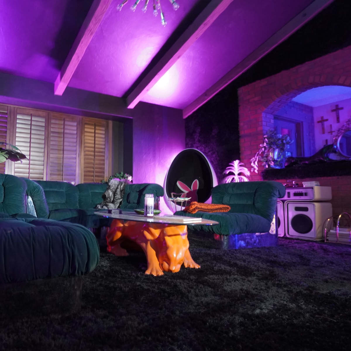 retro-vintage-60s-70s-80s-playboy-panther-mansion-in-las-vegas-las