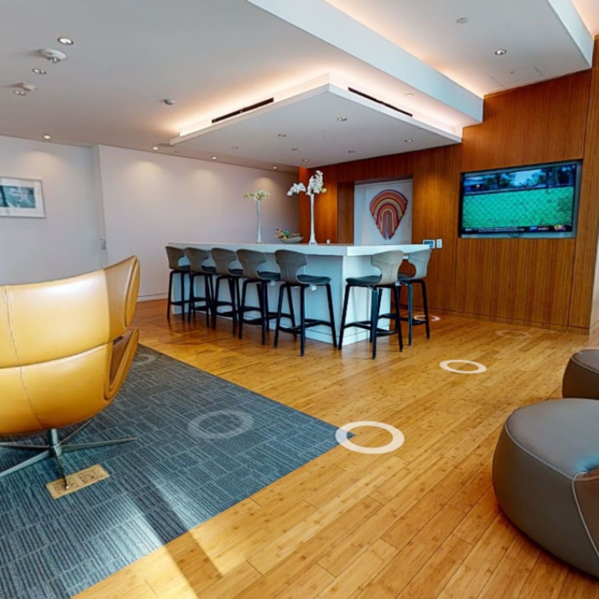 Luxury Lounge w/ Kitchen in East Cut, San Francisco, CA | Event | Peerspace