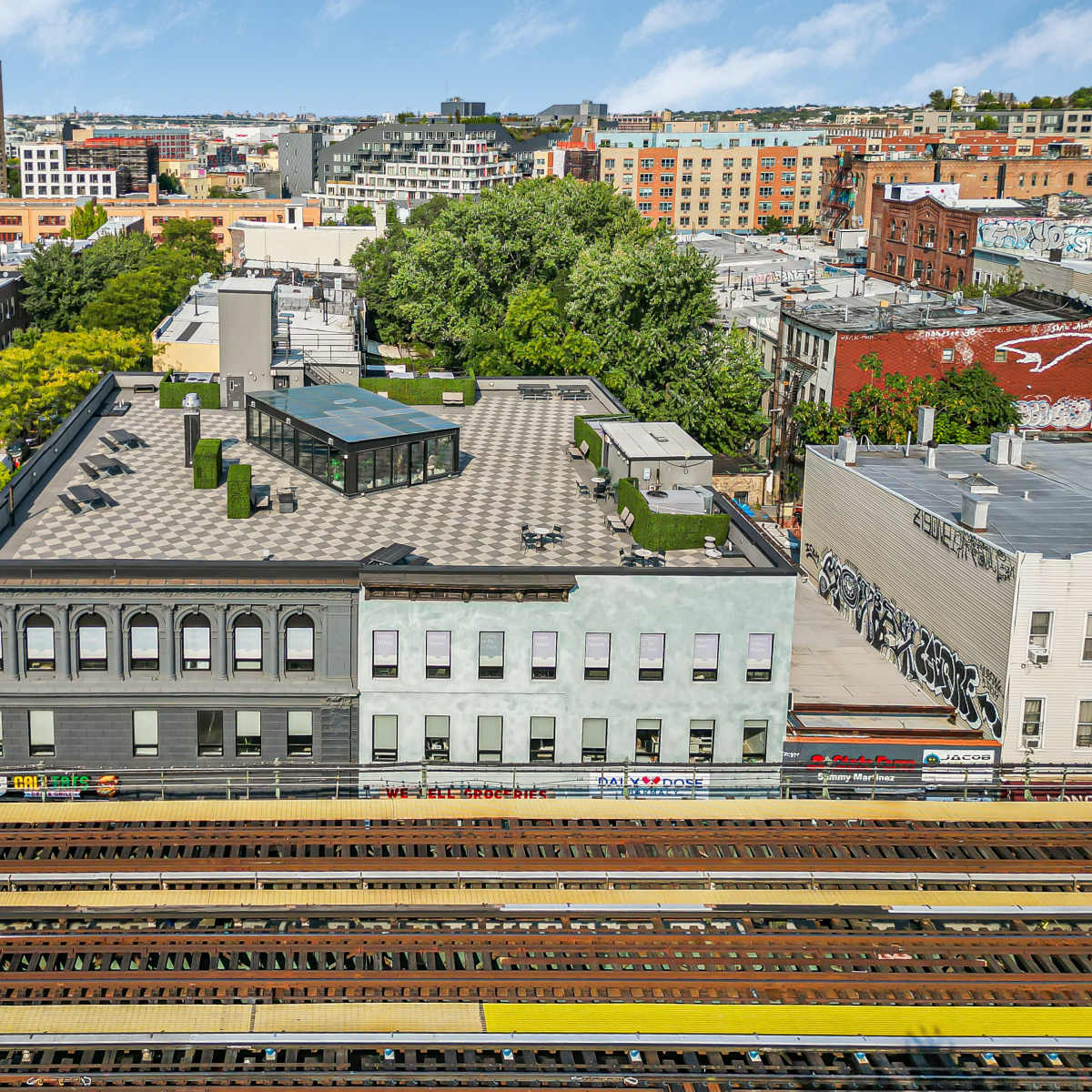 Massive Rooftop Terrace w/ Skyline View, Brooklyn, NY | Production ...