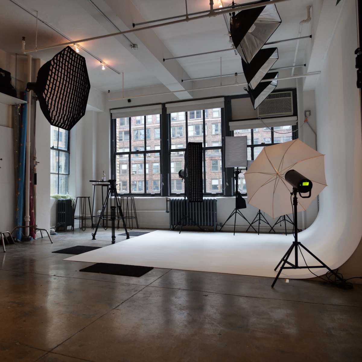 Lounge Studios | Midtown Manhattan Photo Studio with Cyclorama & 4K ...