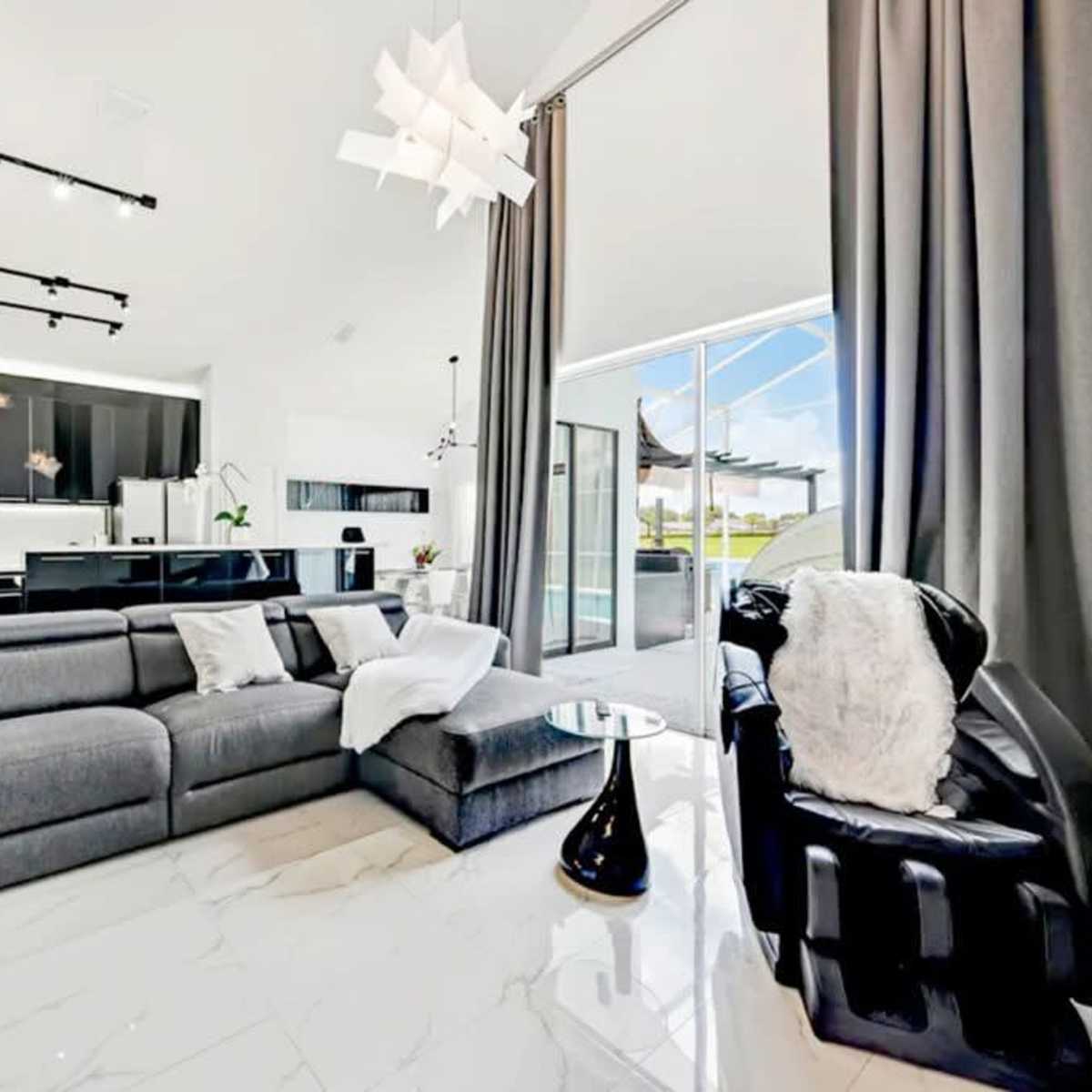 Ultra Modern Space with 22ft Ceiling & private pool, Kissimmee, FL ...