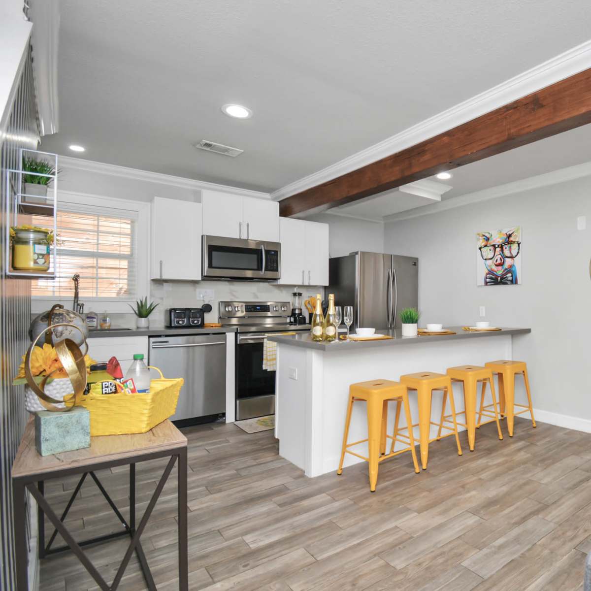 Yellow Oasis w/ Private Deck + Skyline View, Houston, TX | Off-Site ...