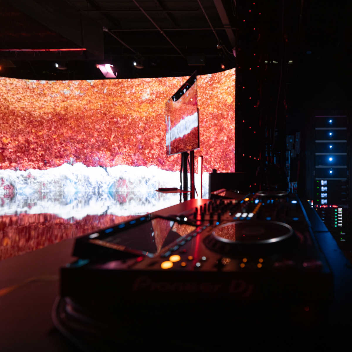 Burbank Premium XR Stage Virtual Production LED Wall Studio, Burbank ...