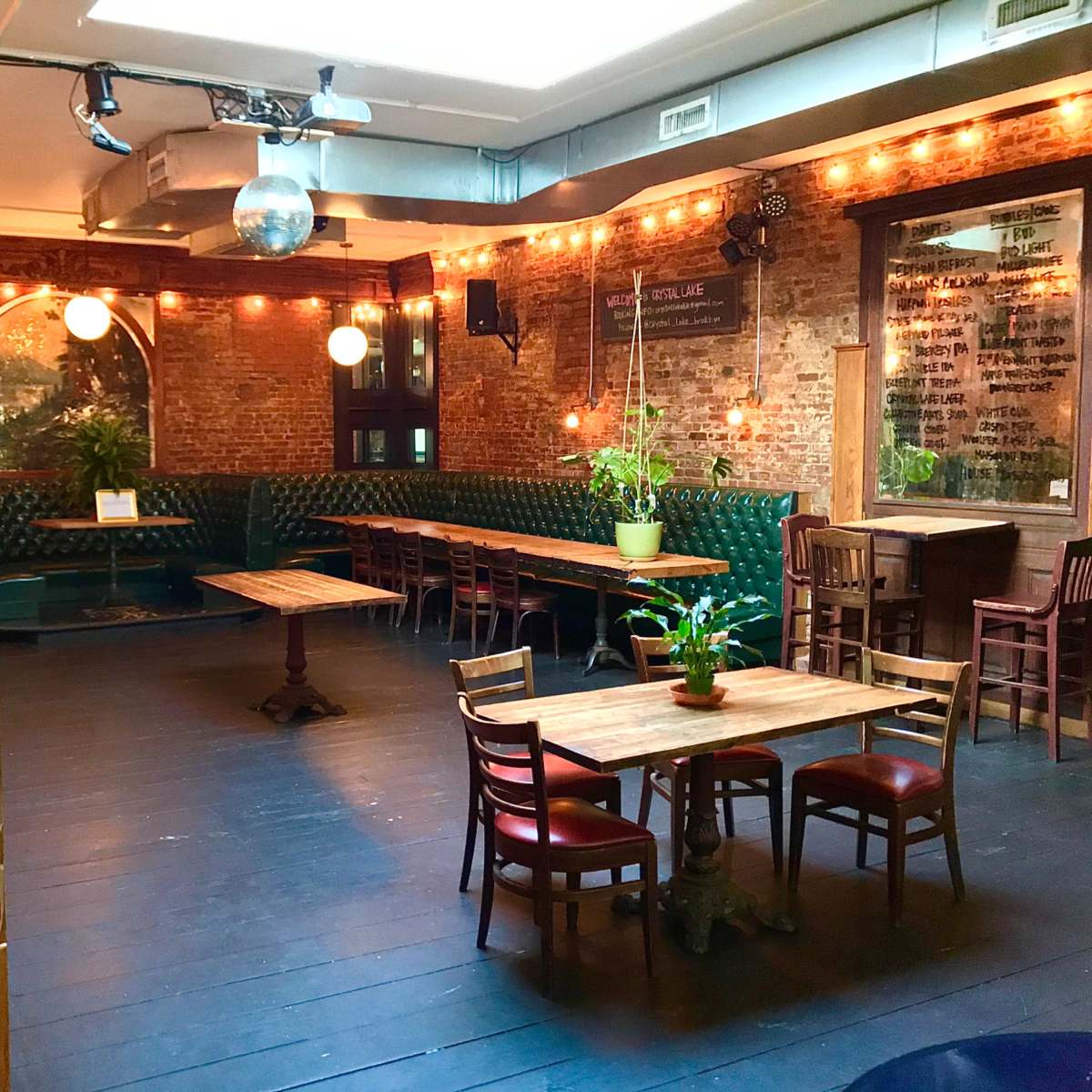 Beautiful Williamsburg Bar and Event Space with Full Kitchen, Brooklyn ...
