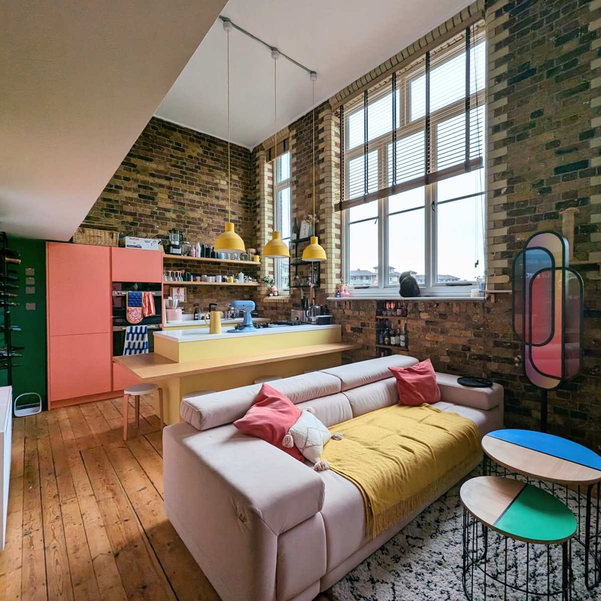Colourful & Artsy Loft in Converted Victorian School, London ...