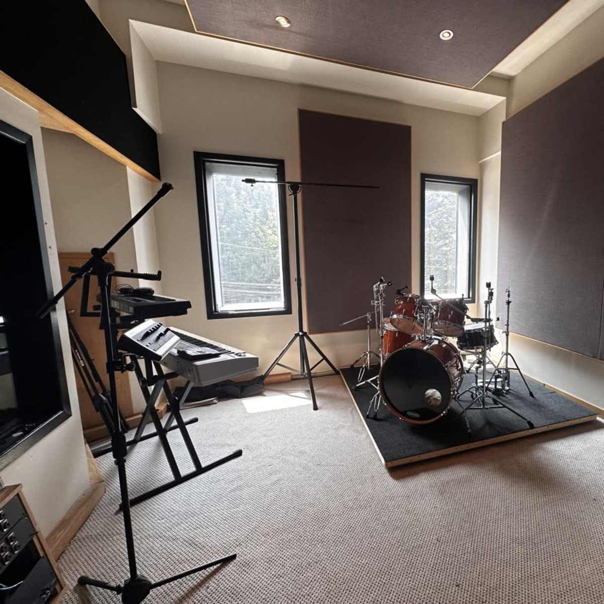 Downtown Studio five minute walk from two Subway Stations, TORONTO ...