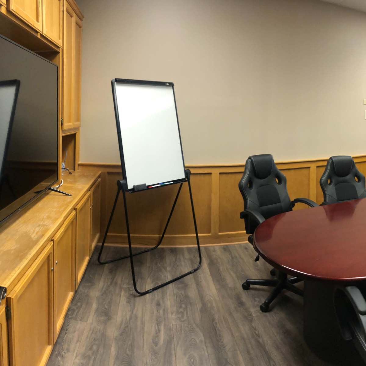 Orange - LG Conference Room (Large) - 3 Minutes to CA-55 freeway ...