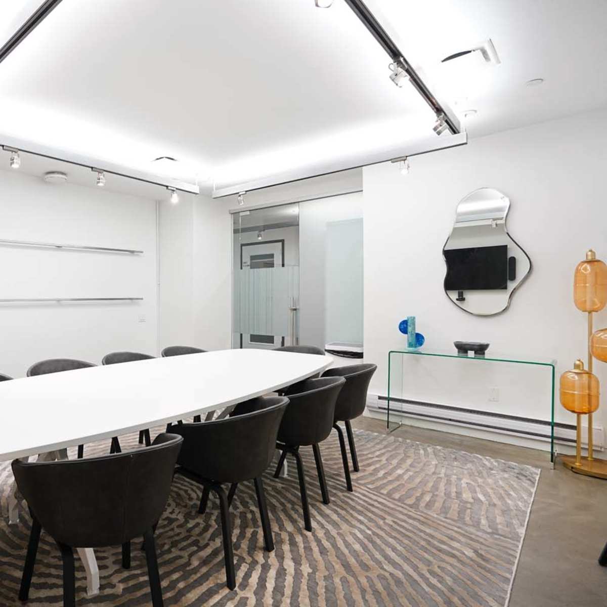 The Circle - Creative Conference Room with TV & Whiteboard Wall, New ...