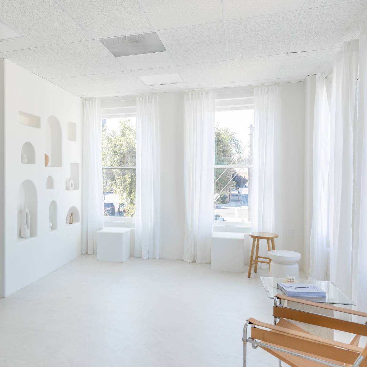 Natural Light Studio, Minimal and Neutral Space for Content Creation ...