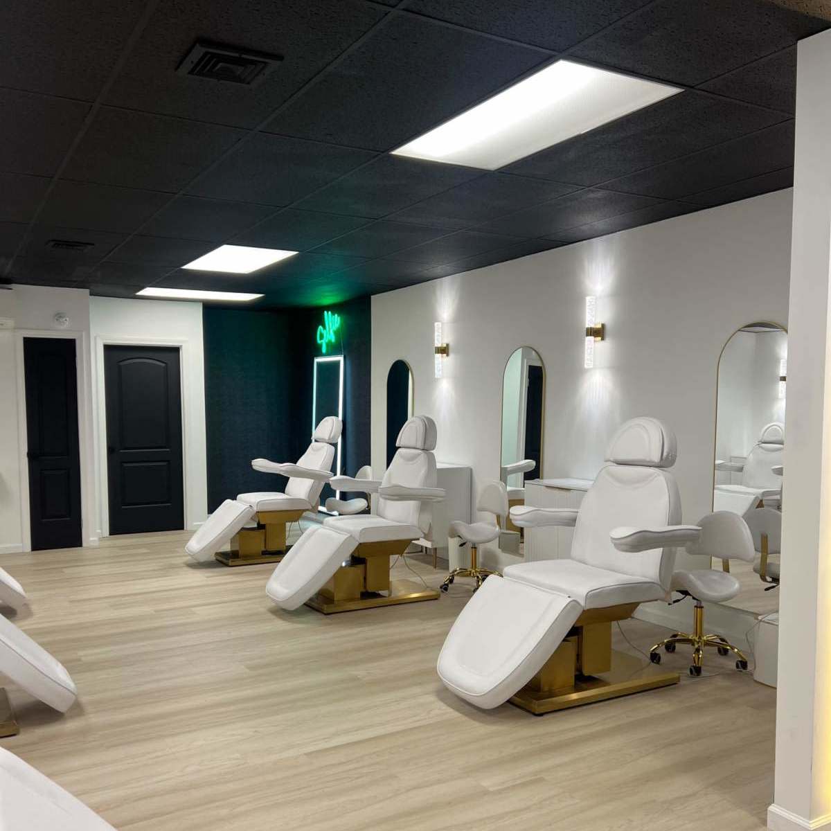 Luxury beauty studio, Manchester, CT | Production | Peerspace