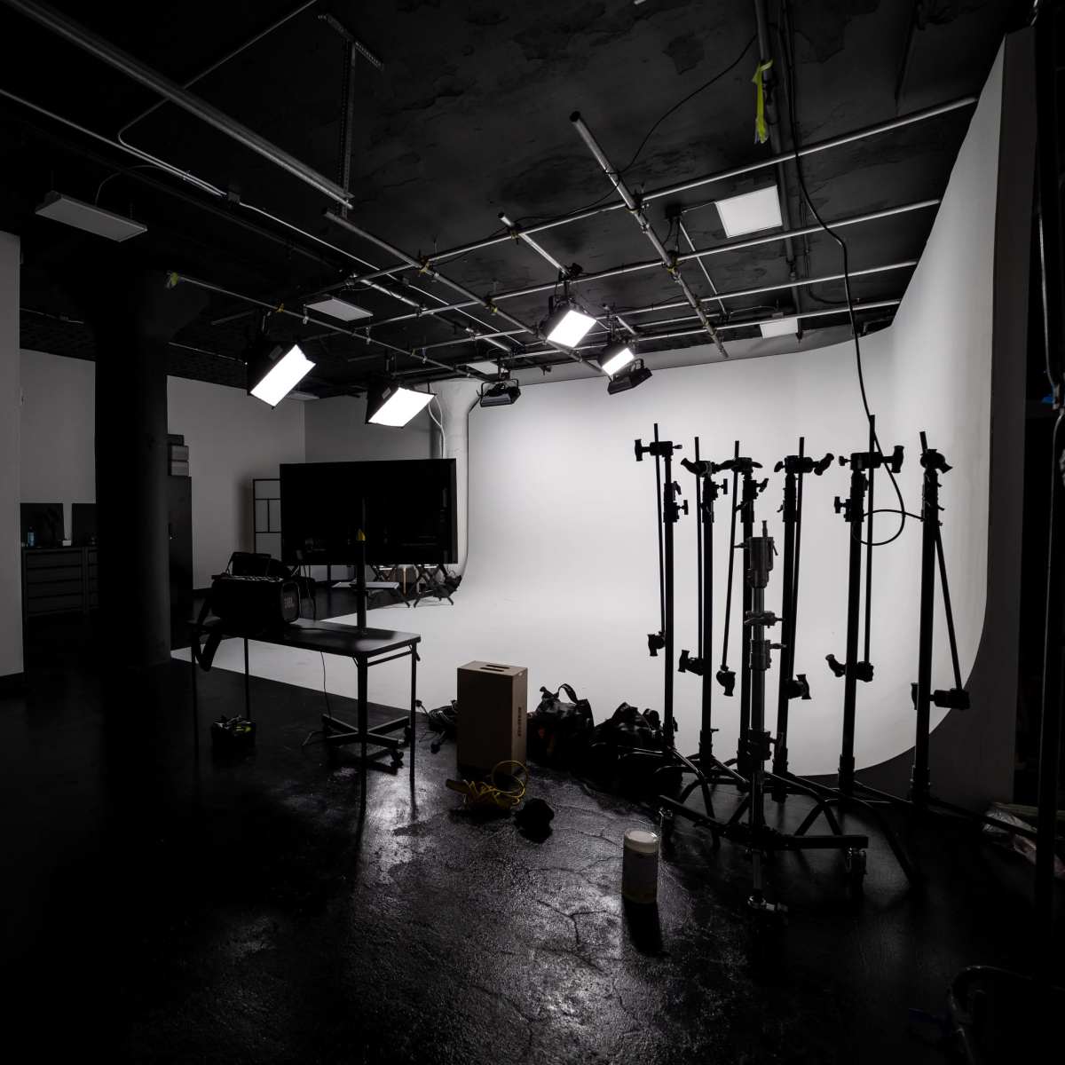 NE Mpls Corner Cyc Studio, Minneapolis, MN | Production | Peerspace