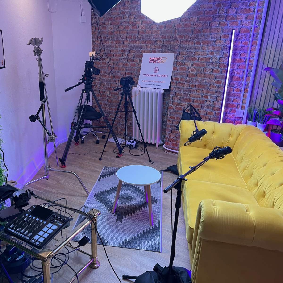 Mango Studios LDN | Amazing Podcast Studio, London | Production | Peerspace