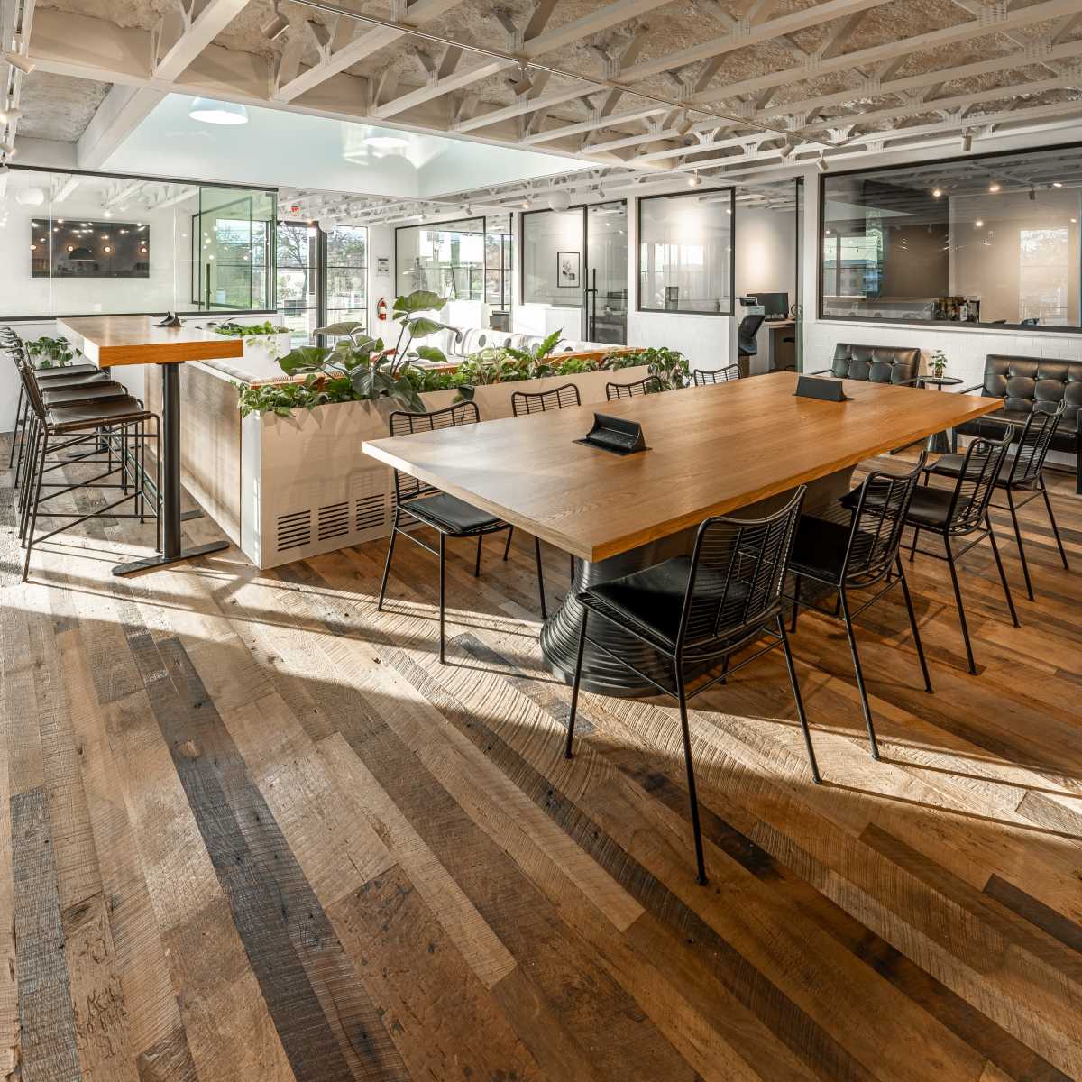 Newly Built! Mins to Downtown on S Lamar! Chic Modern Industrial Loft ...