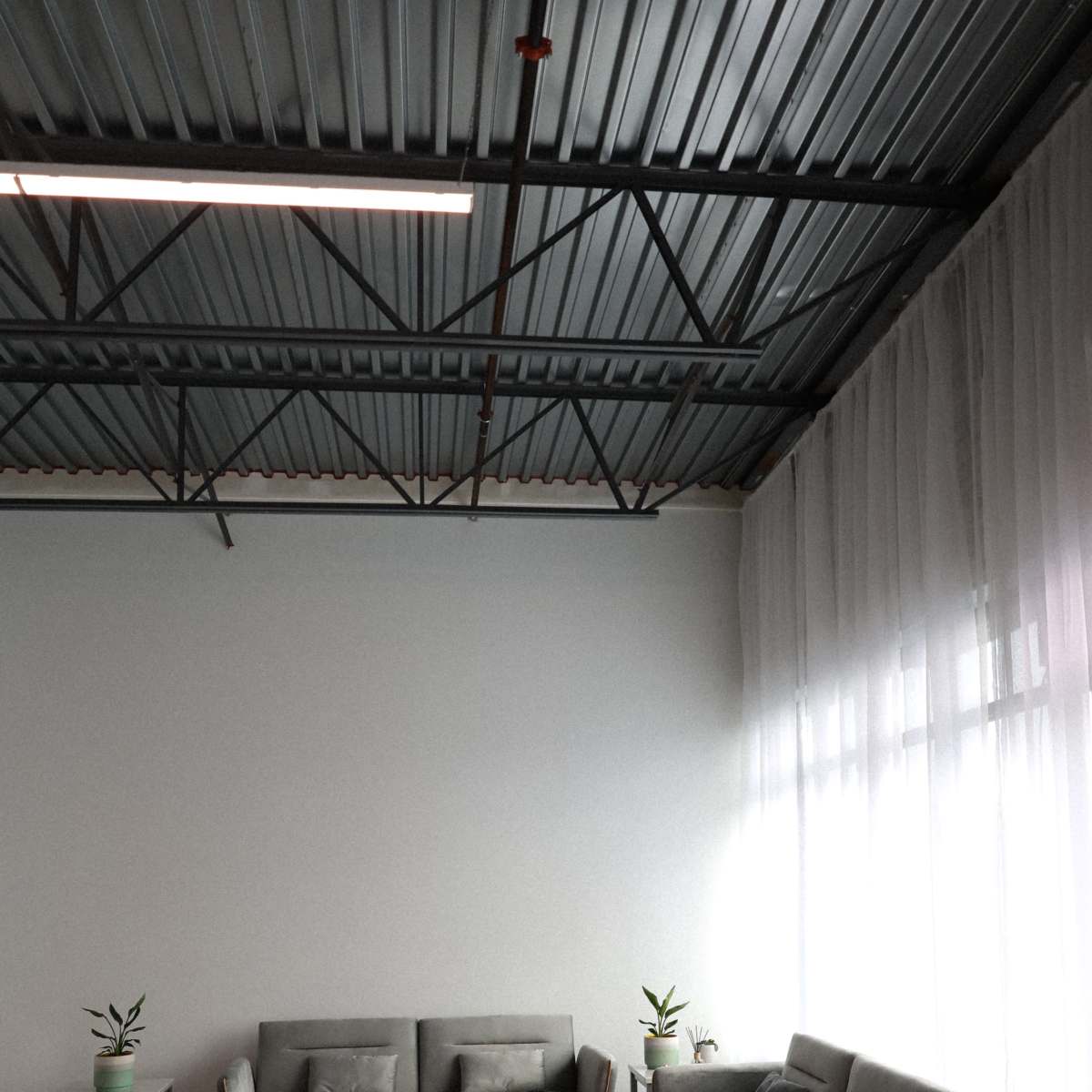 Modern 1000 sq ft Studio in the Heart of Langley – Perfect for Events ...