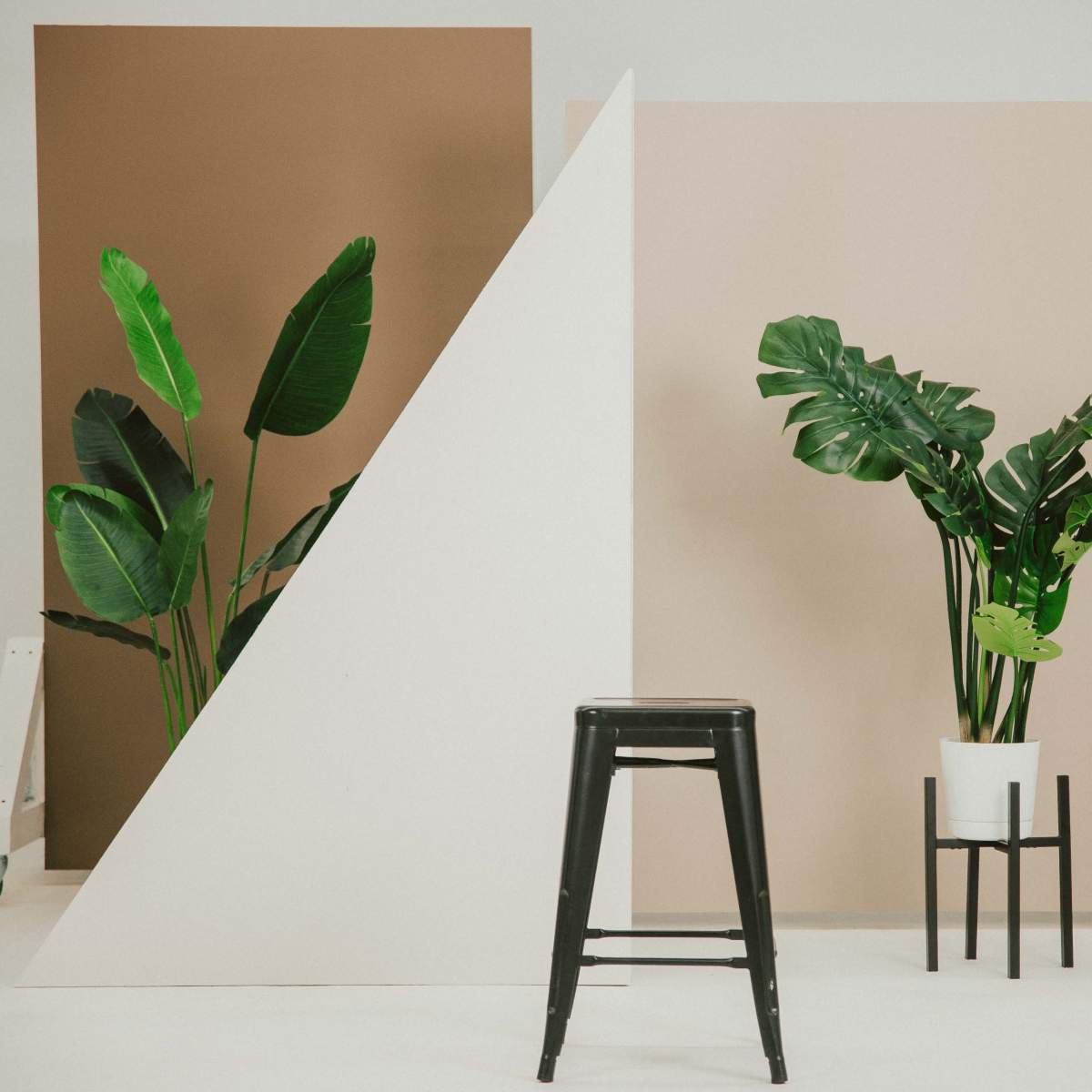 Bellevue Studio with Industrial, Urban, and Modern Set Options ...