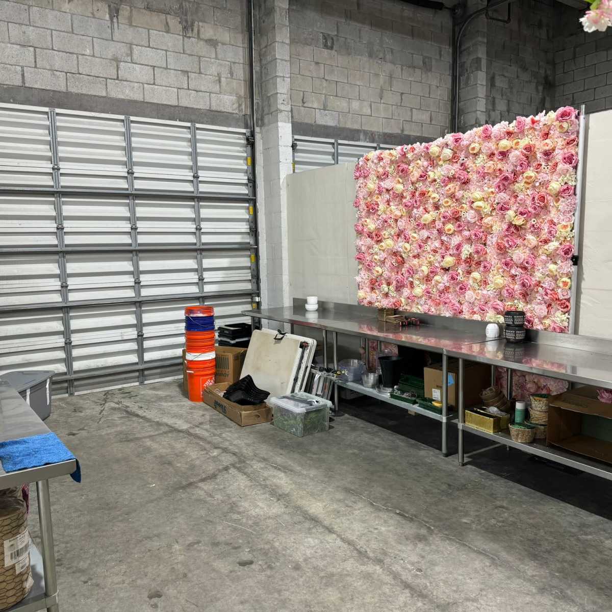 Florist Flex space with lots of space and walk-in cooler, HIALEAH, FL ...