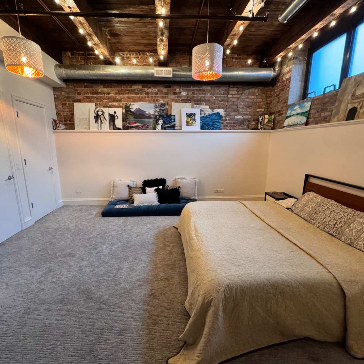 Downtown Spacious Industrial-Timber Loft, Chicago, IL | Off-Site ...