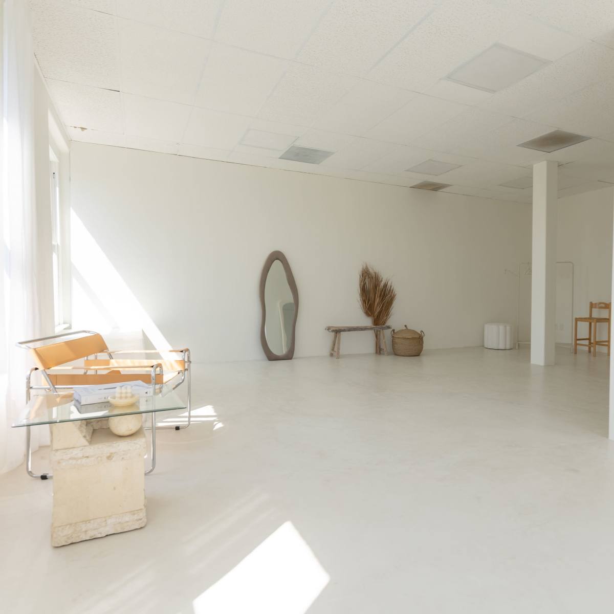 Natural Light Studio, Minimal and Neutral Space for Content Creation ...