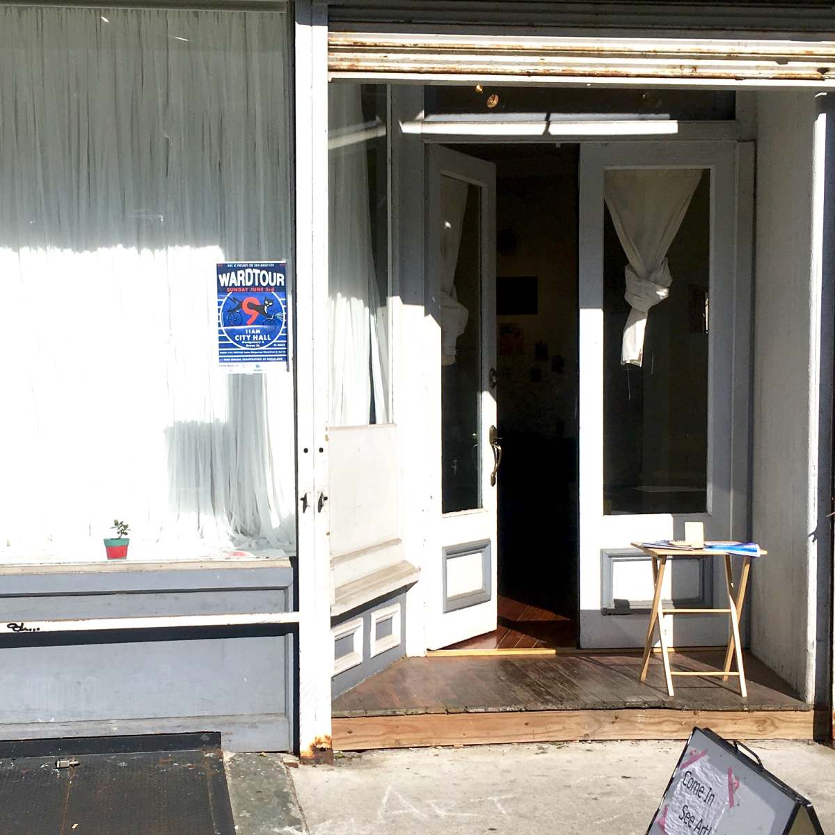 Smush Gallery | Sunlit Storefront Gallery with Good Vibes, Jersey City ...
