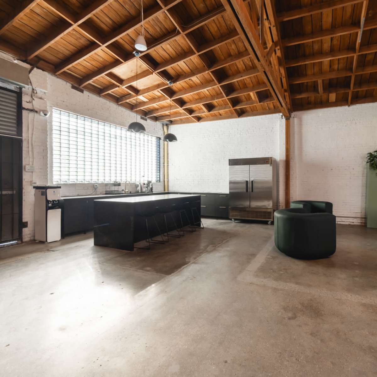 Large Warehouse Space / Photo & Video Studio / Cyc / Mid City LA / Open ...
