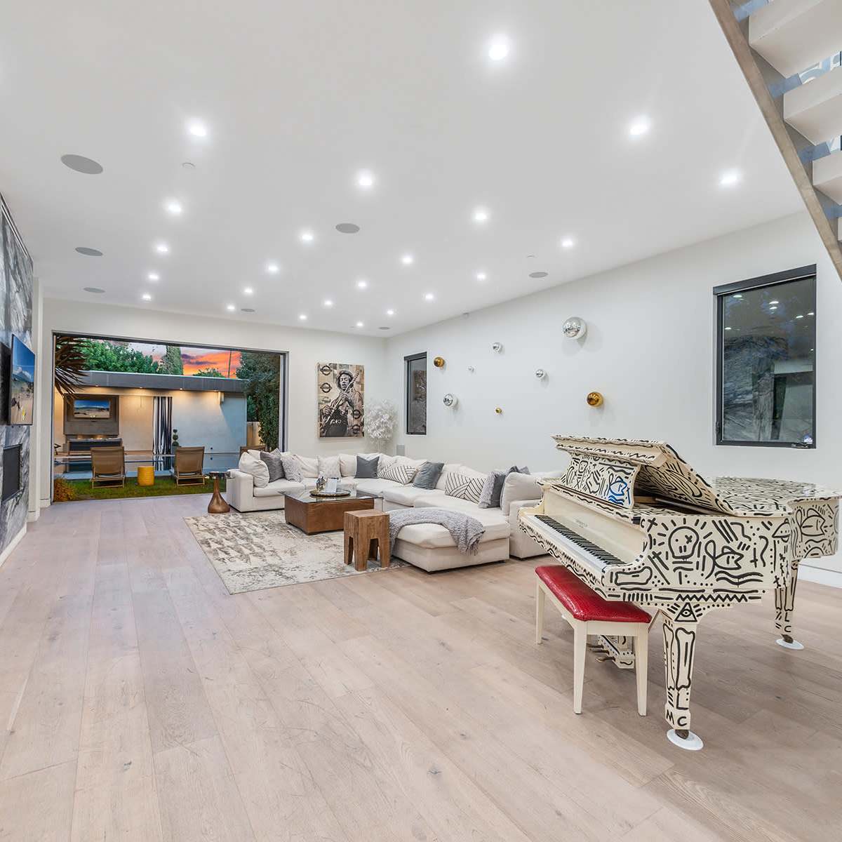 Elegantly Curated Melrose Estate w/ Luxury Amenities & City Views, Los ...