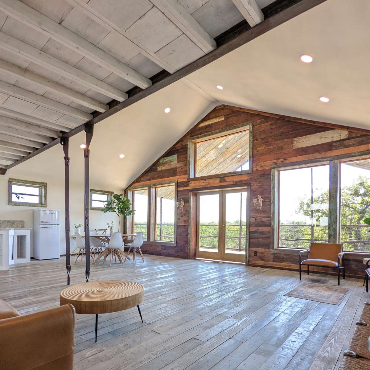 The Barn at Sparrow Creek Ranch | Window Filled Loft with Modern and ...