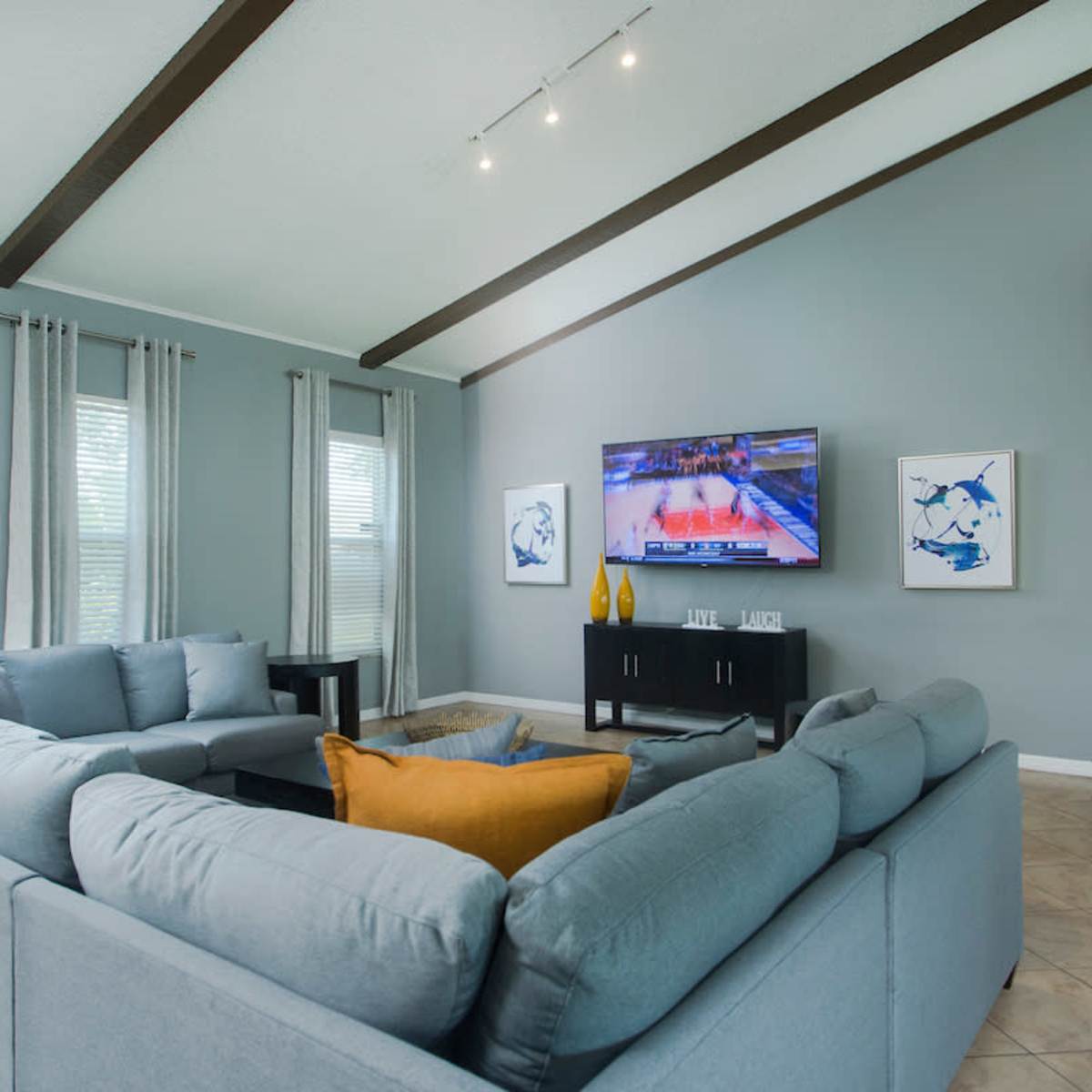 Bright, Open Clubhouse in Tampa, Tampa, FL | Event | Peerspace